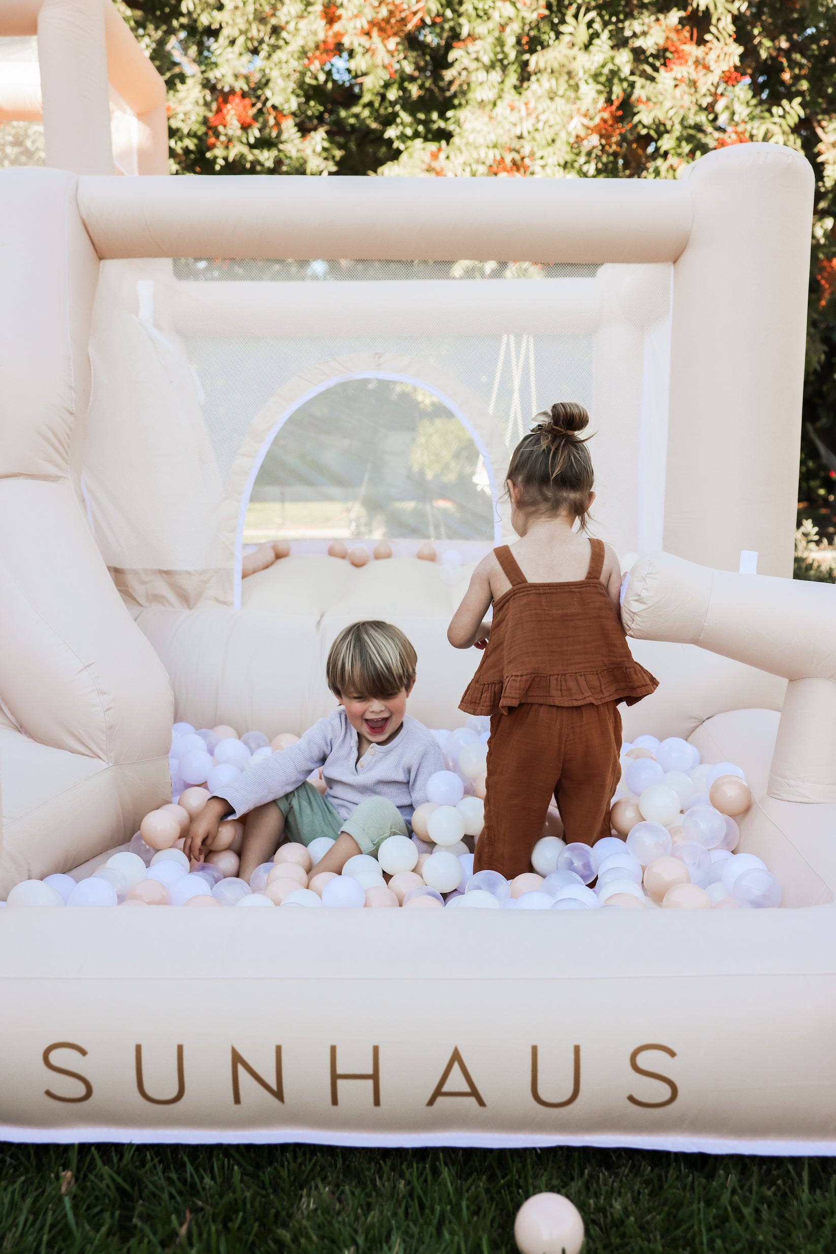 JumpHaus in Basic Beige – SUNHAUS