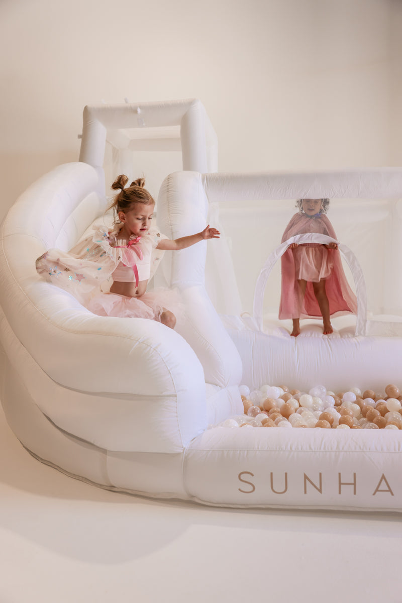 JumpHaus in Basic White – SUNHAUS