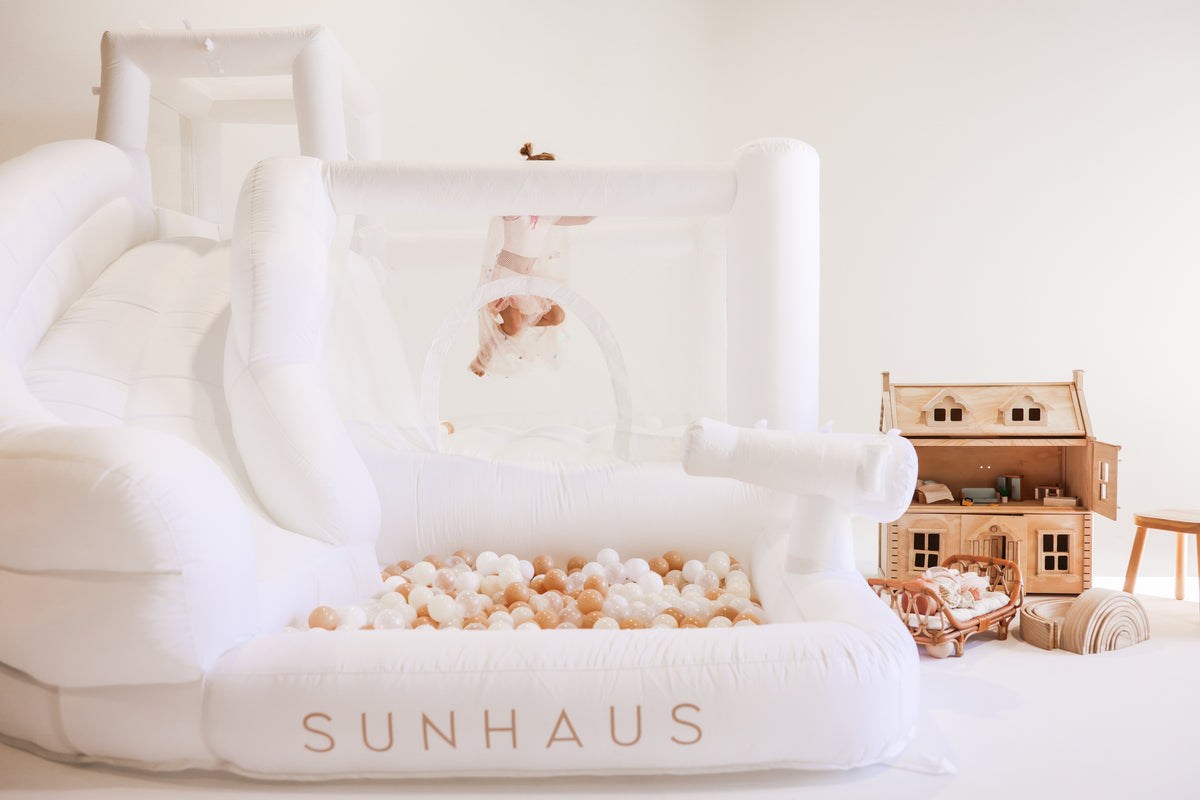 JumpHaus in Basic White – SUNHAUS